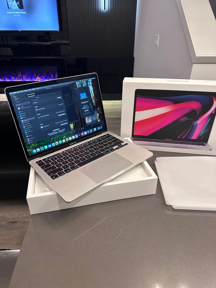 2022 Apple Macbook Pro- M2 / 512GB Touchbar / 100% Battery / macOS Seq